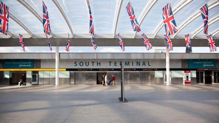 Gatwick South Terminal: Arrivals and Departures