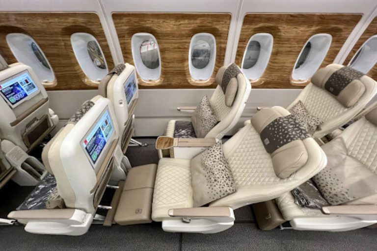 Emirates Seating Plan - Flightradars24.co.uk
