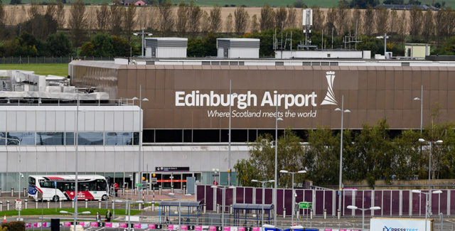 Edinburgh Airport (EDI) > Check Your Flight Status - Flightradars24.co.uk