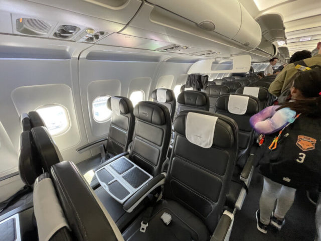 British Airways A321 Seating Plan - Flightradars24.co.uk