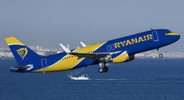 Ryanair A320 Seating Plan - Flightradars24.co.uk