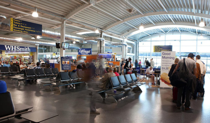Bournemouth Airport (BOH) > Check Your Flight Status - Flightradars24.co.uk